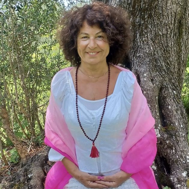 "HATHA YOGA" mit Joanna Kronenberg